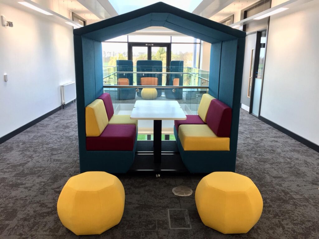 Bea Meeting Den | A Flexible Relocatable Collaboration Space