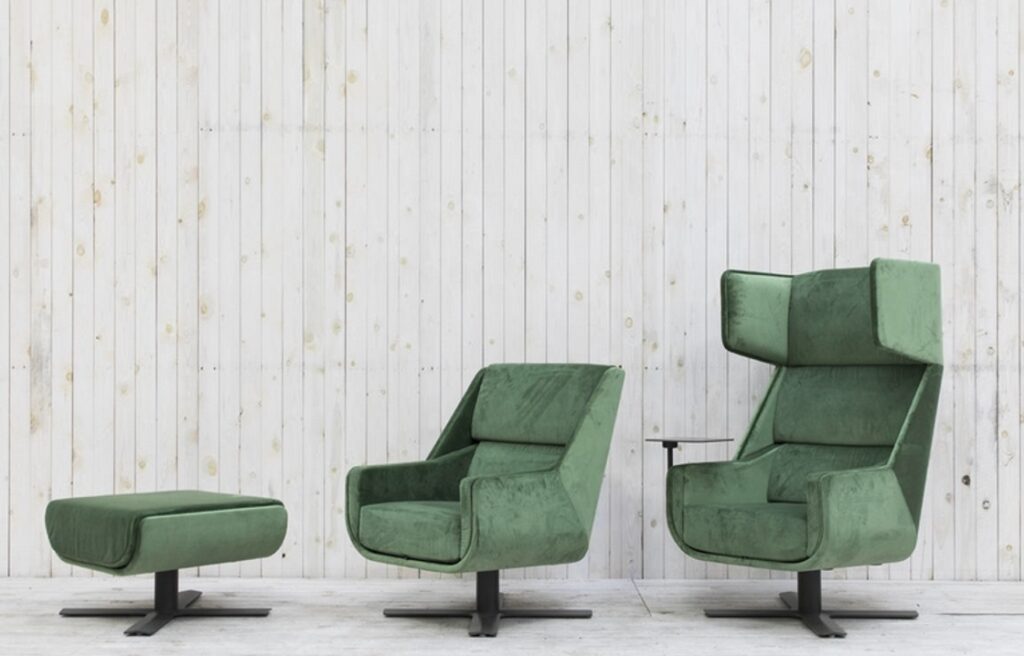 BuzziMe Seating With Acoustic Foam For Privacy And Comfort