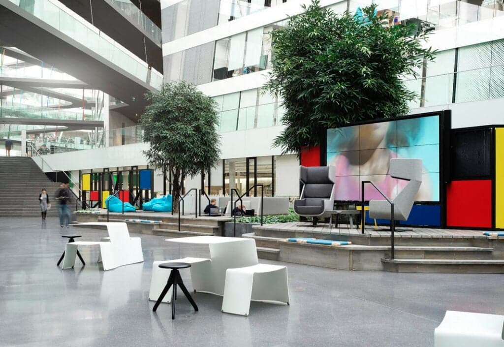 BuzziMe Seating With Acoustic Foam For Privacy And Comfort