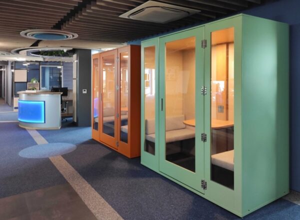 Camden Meeting Pods | 2-4 Users | Integral Table And Seating