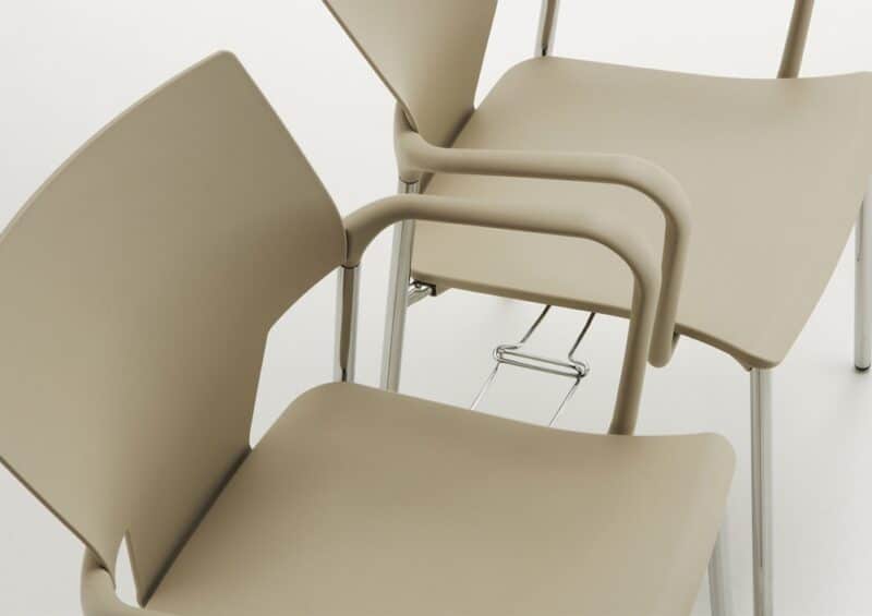 Ikon Chair Provides Seating For Multiple Office Environments